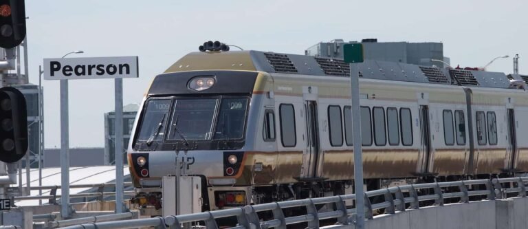 The Best Transportation Options from Toronto Airport to Downtown